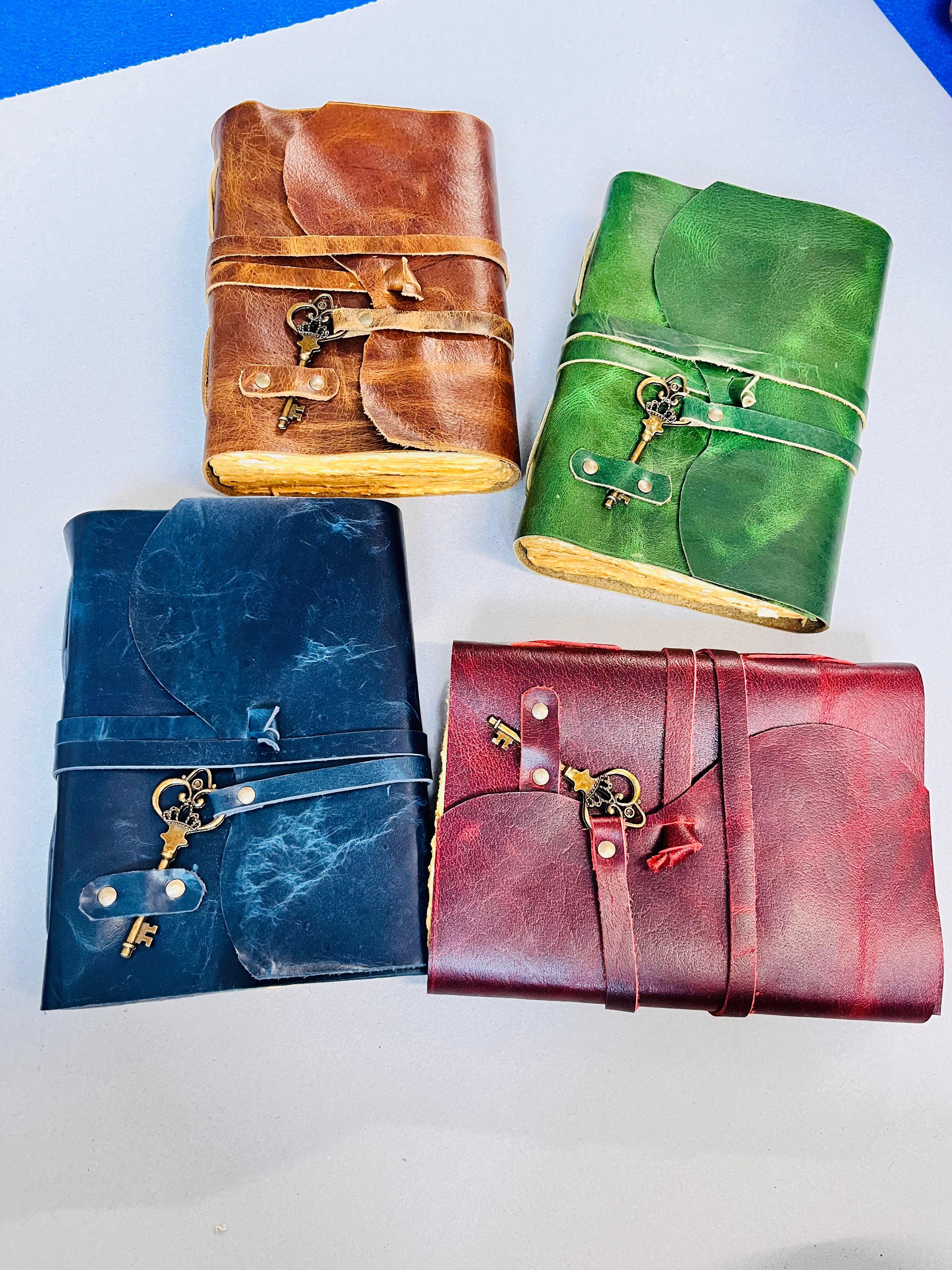 Wrinkle Patina Leather Journal- Handcrafted – Traditional BookBinding