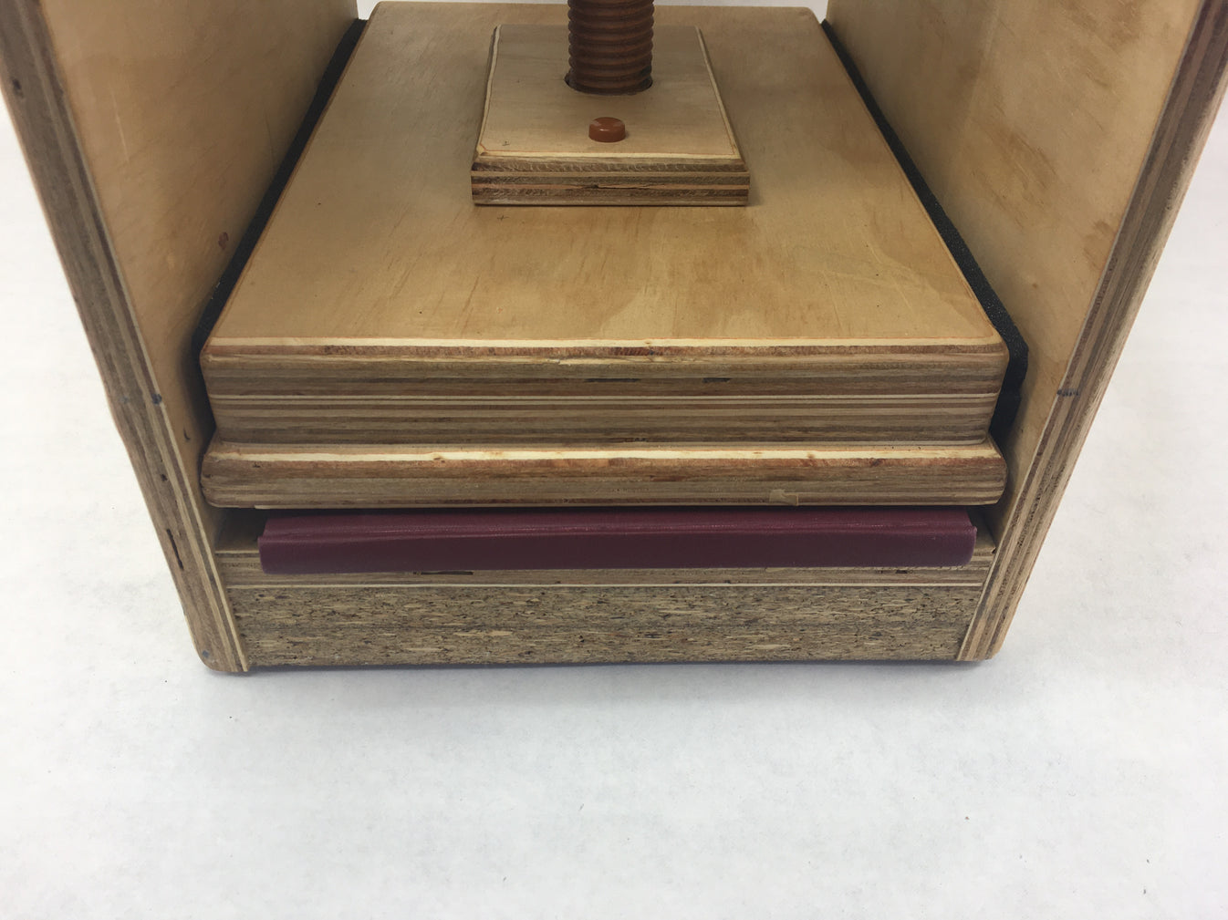 Bookbinding wooden nipping press – Traditional BookBinding